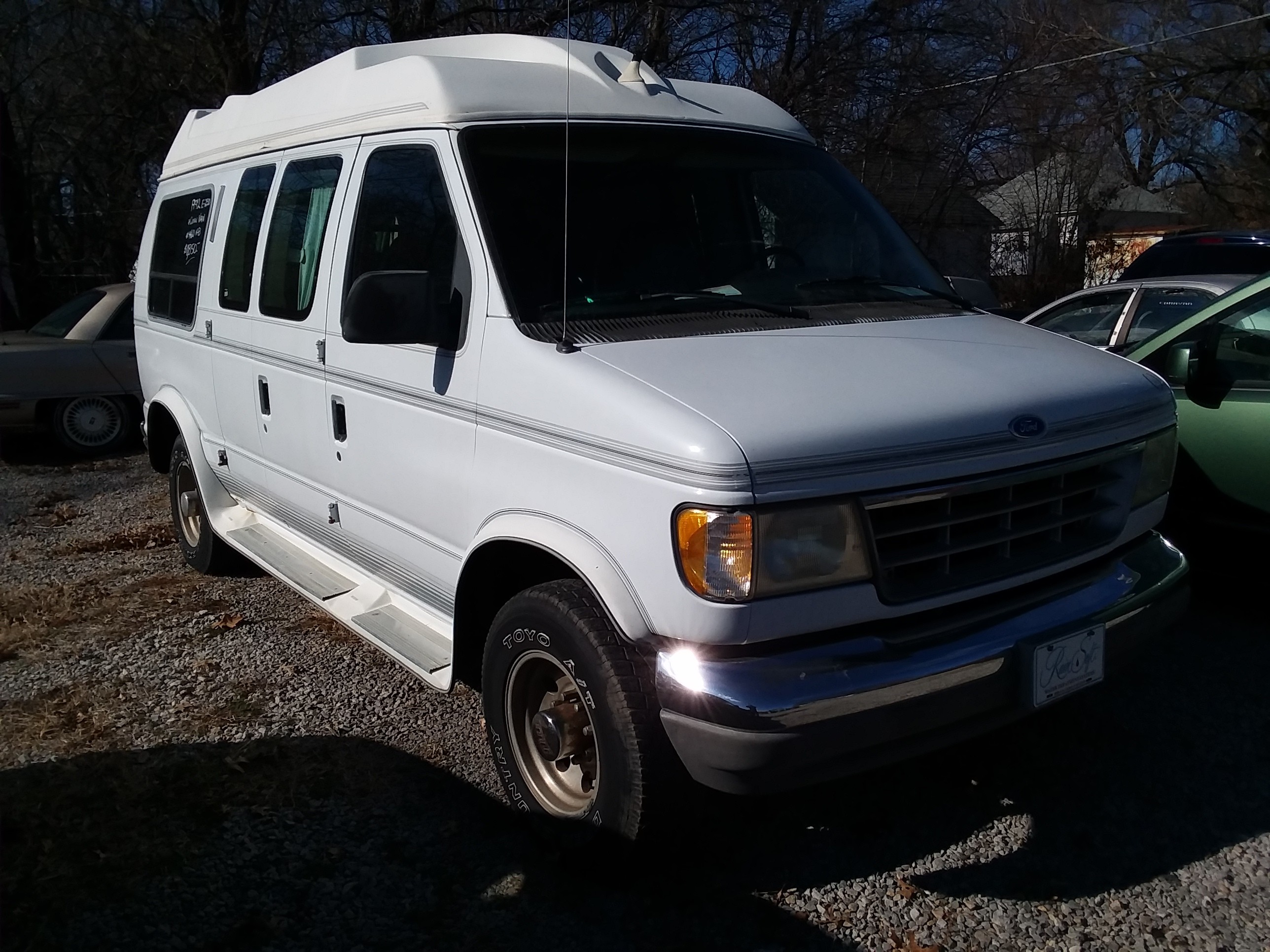 white, earth-tone interior, 7.5 liter 8 cylinder 460 V-8, auto, a/c ...